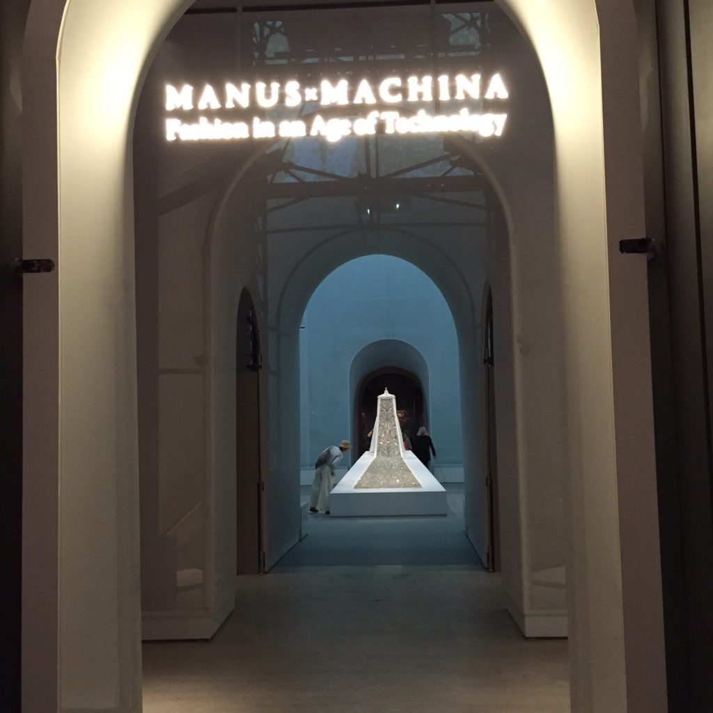 Manus X Machina...